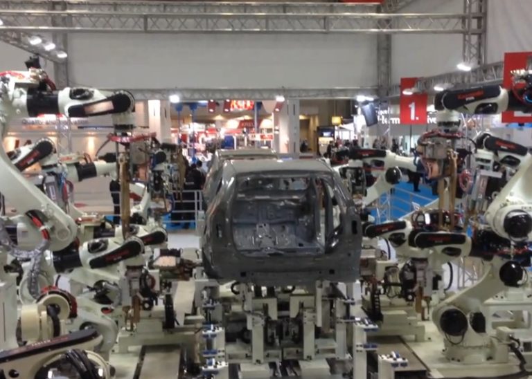 מערכות ריתוך רובוטיות - רובוטים תעשייתיים לריתוך | Servi-Tech