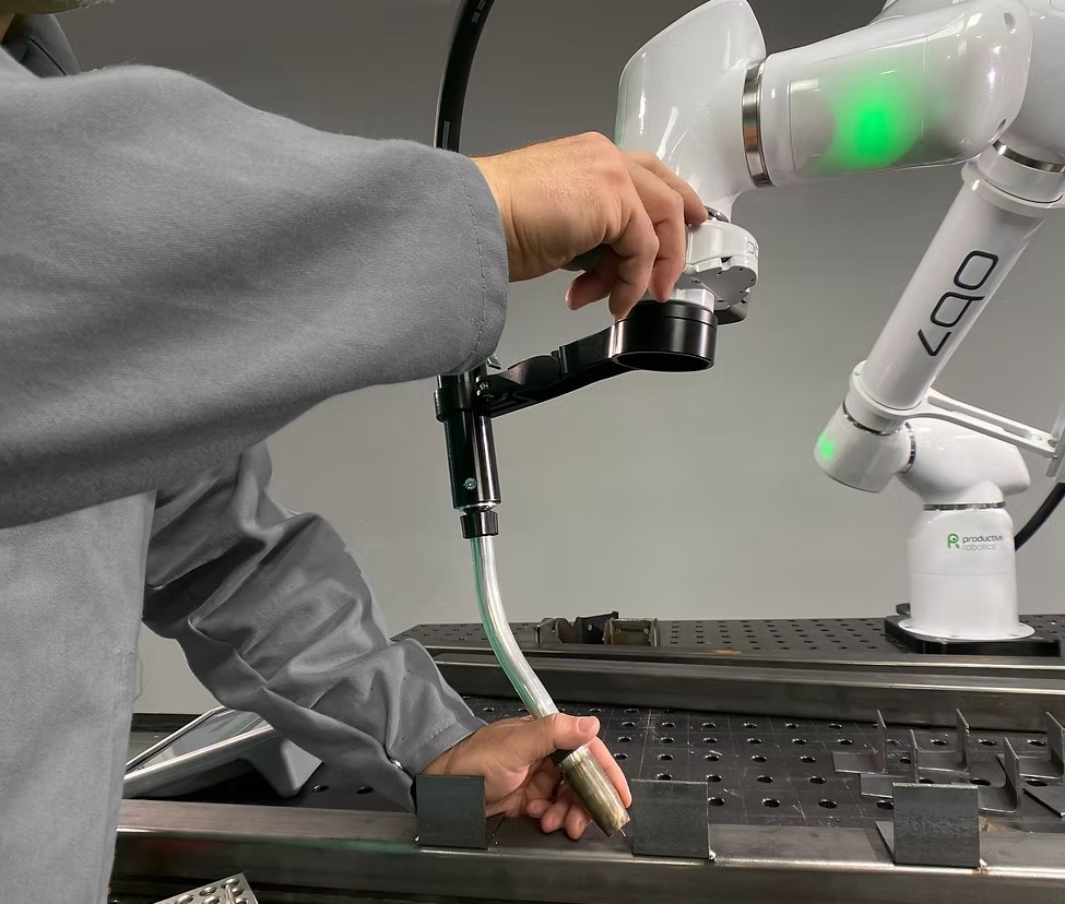 OB7 – קובוט לריתוך: רובוט שיתופי מתקדם לריתוך – Servi-Tech