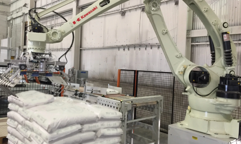 רובוט למשטוח שקים – אוטומציה תעשייתית לתעשיה – Servi-Tech